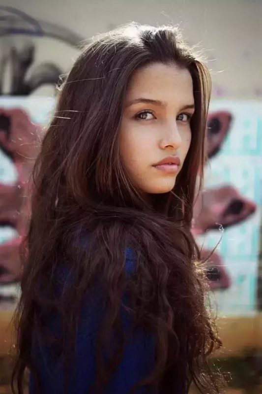 罗马尼亚女摄影师和她的世界“美女地图” – 国际艺术新闻网